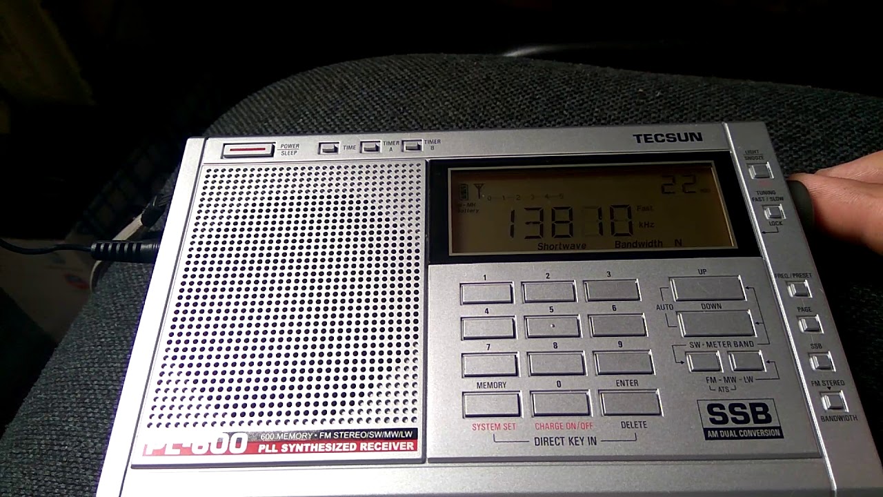 Tecsun PL-600 - YouTube