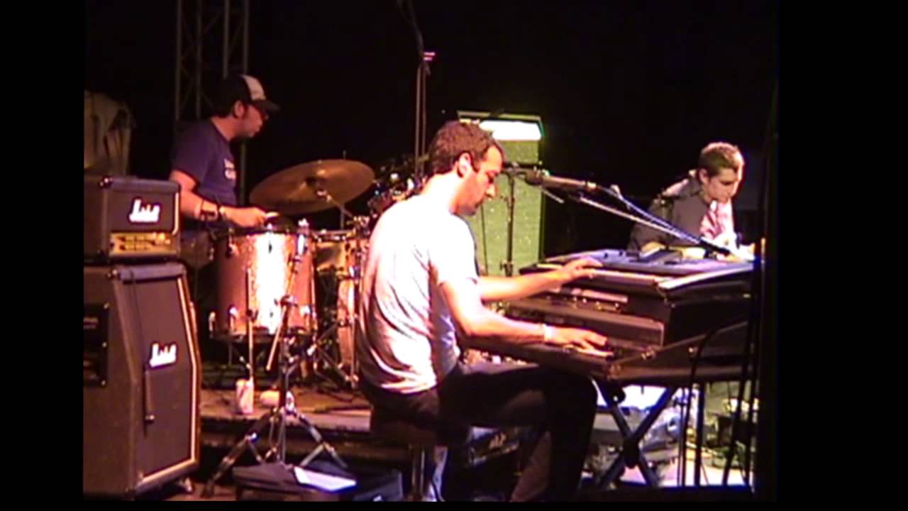 Big In Japan at Starscape 2007 Baltimore - most of one song - YouTube