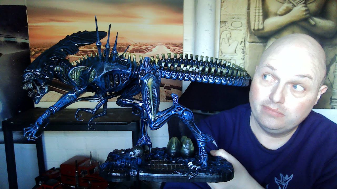 Alien Queen Statue XXL (25 pouces) - YouTube
