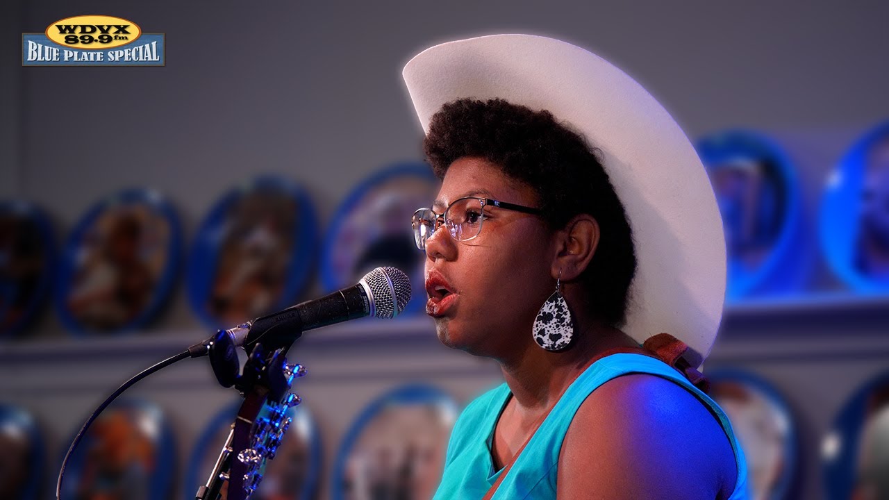 Phoebe White - I'd Rather Be A Cowgirl | WDVX Blue Plate Special - YouTube