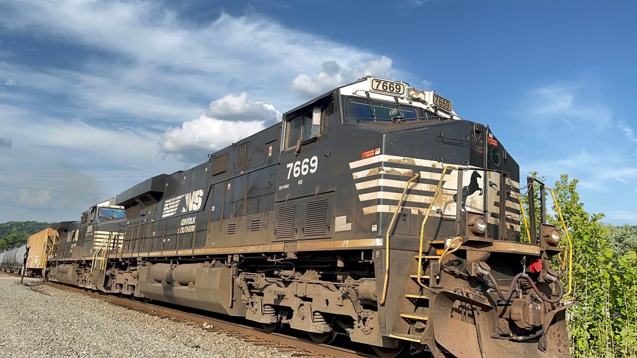 Just In Time For 64E! NS #7669 Leads the way! - YouTube