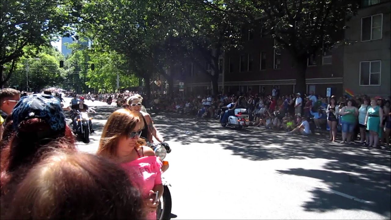 Dykes on Bikes - Seattle Pride Parade 2013 - YouTube