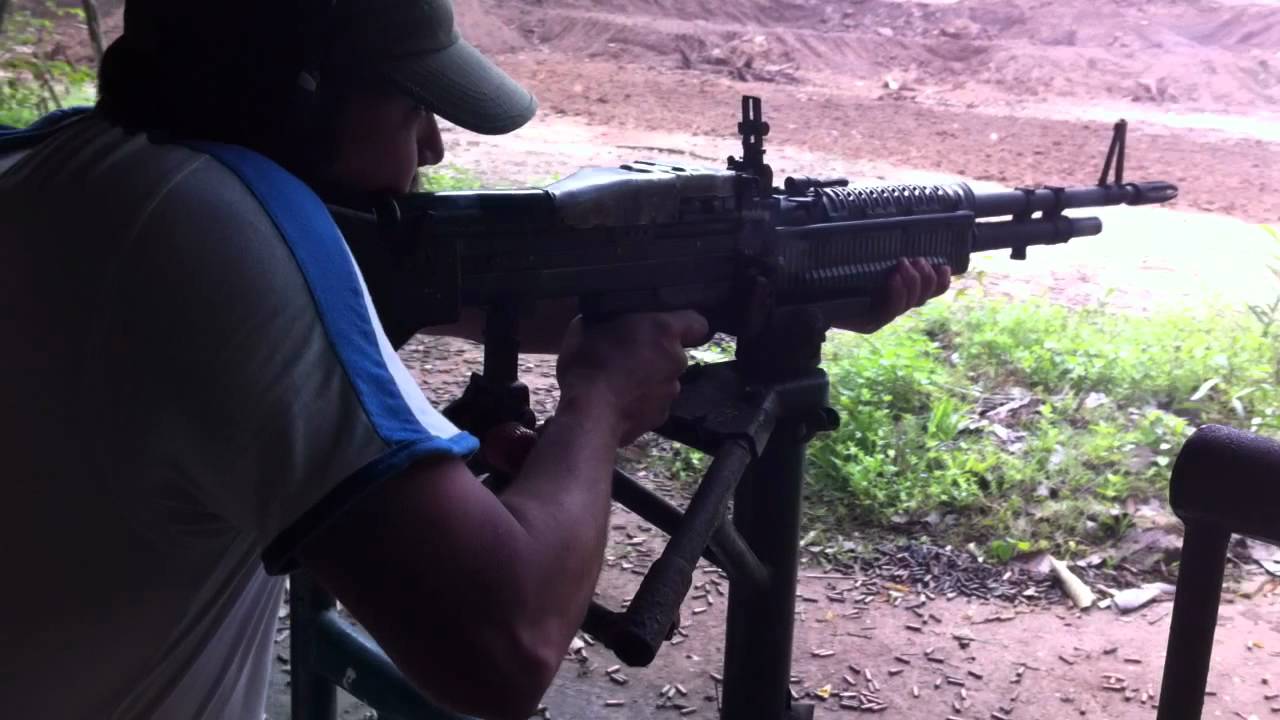 shooting an M60 in Vietnam - YouTube