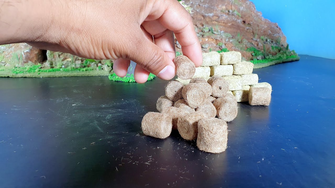 How to Make Miniature Hay Bales for Dollhouses & Dioramas | Essay DIY ...