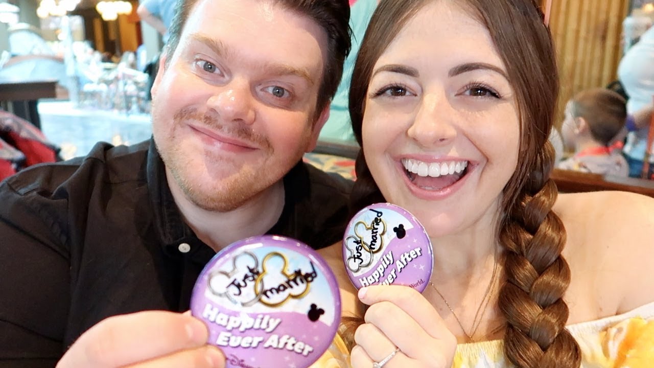 HELLO FROM DISNEY WORLD! - YouTube