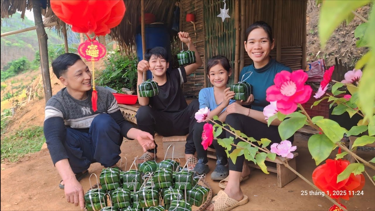 Wrapping banh chung is an important and unique activity during the ...