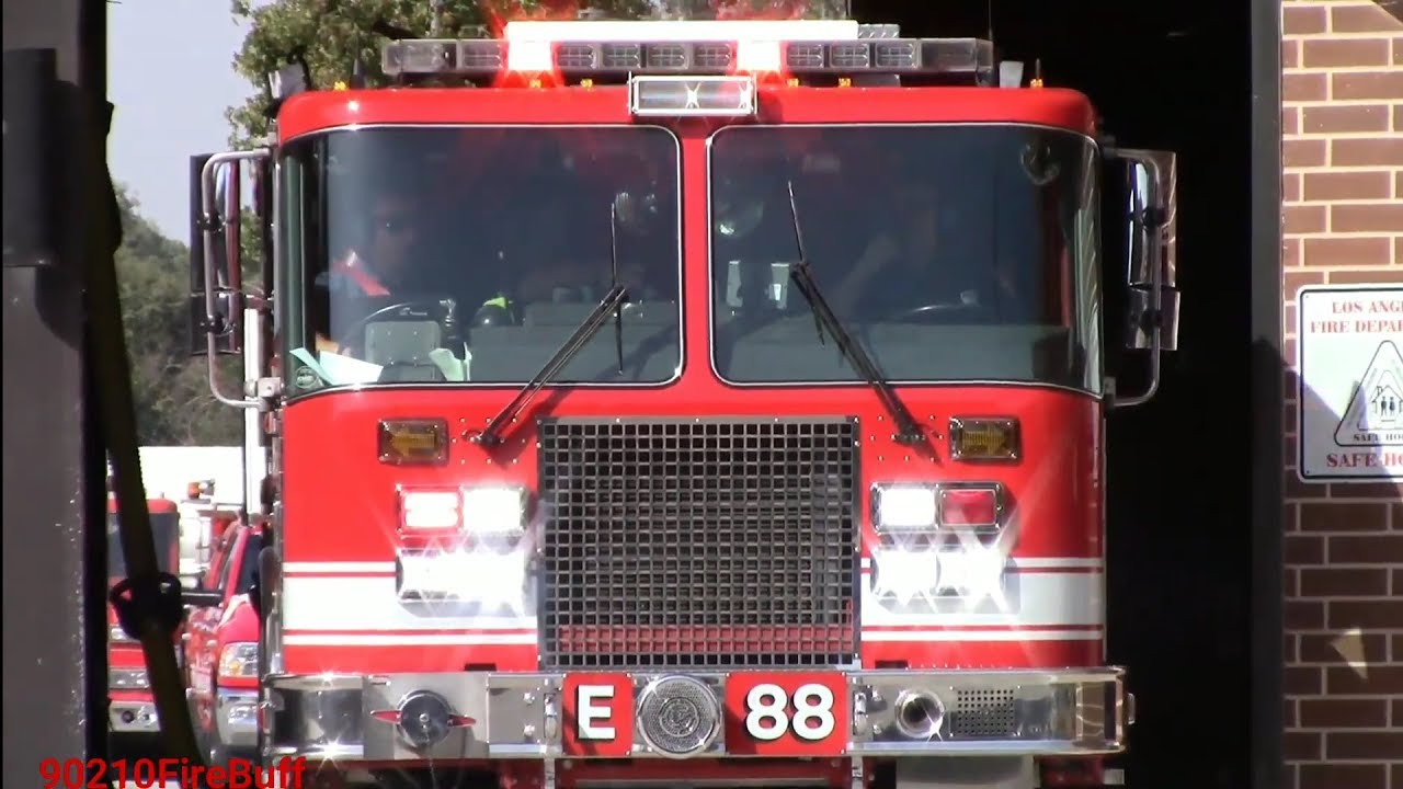 LAFD Engine 88 Responding - YouTube