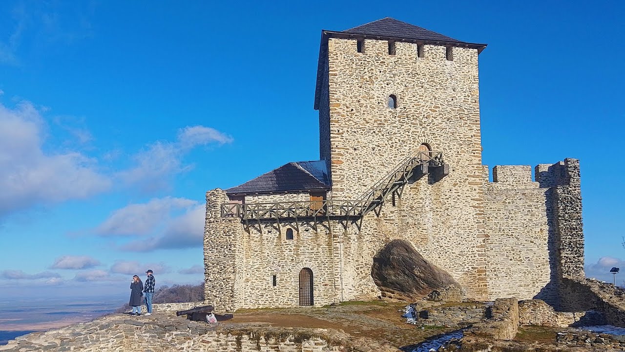 VRSACKA KULA I PARAGLAJDING(Vrsac Castle And Paragliding) - YouTube