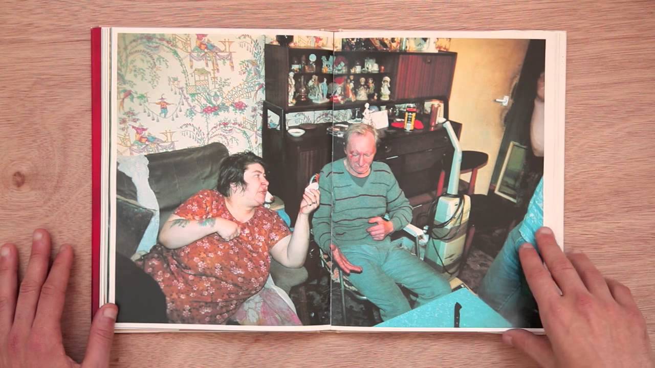 Richard Billingham ray's a laugh - YouTube