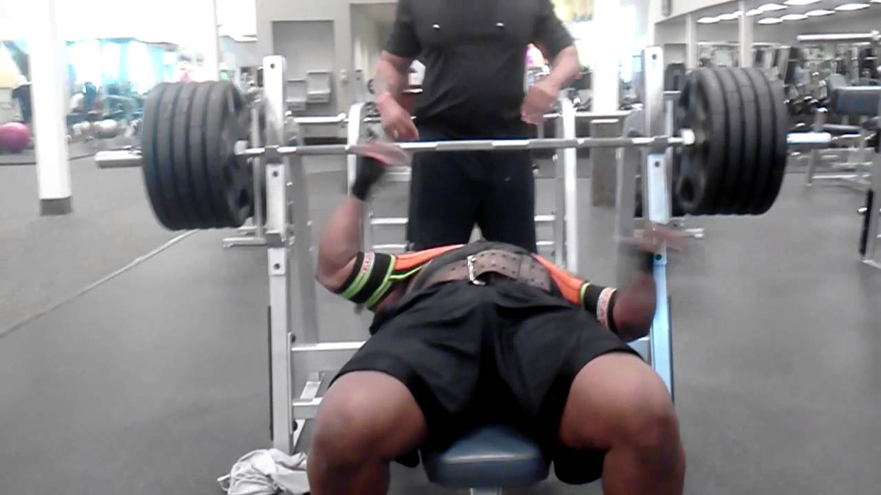 What do you do with your back while bench pressing? : r/Fitness