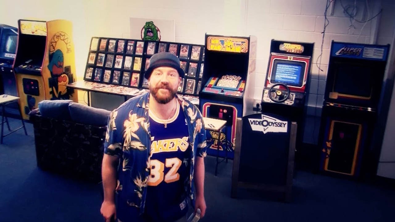 Movie Buff Opens New VHS Rental Shop - YouTube