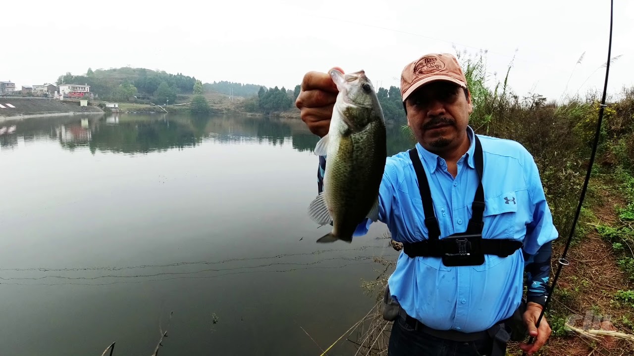 Bassfishing en Sichuan, China - YouTube