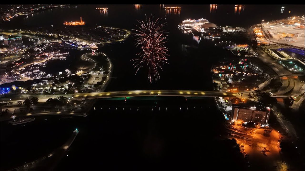 Avatar 36 shot firework (reverse lit) - YouTube