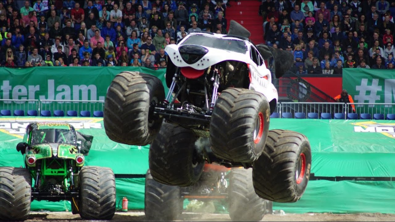 Monster Jam 2016 in De Kuip - Rotterdam, The Netherlands (FullHD) - YouTube