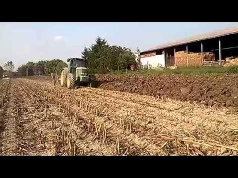 ARATURA 2015 CON JOHN DEERE 6520 CON TRIVOMERE ERMO - YouTube
