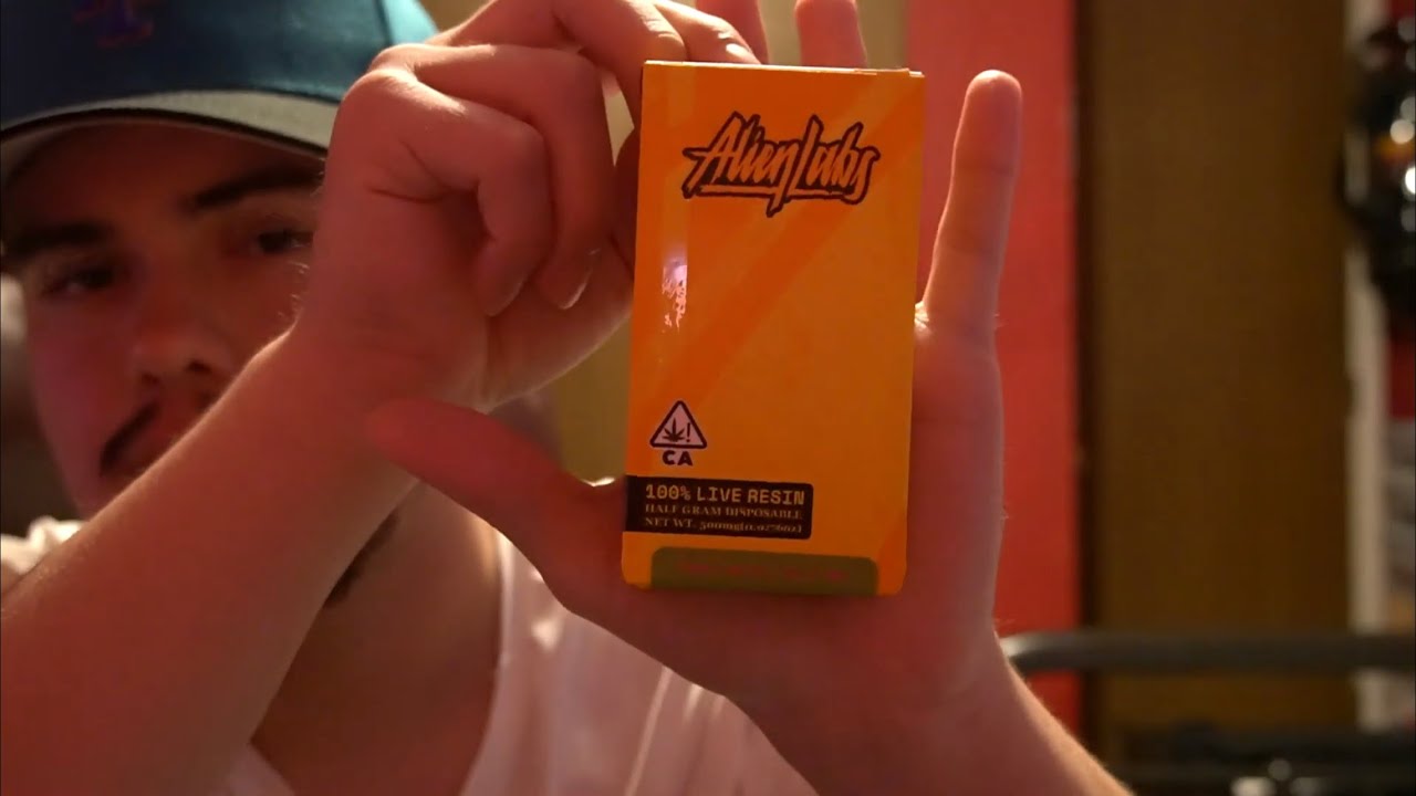 Trying AlienLabs disposable (Milky Way) - YouTube