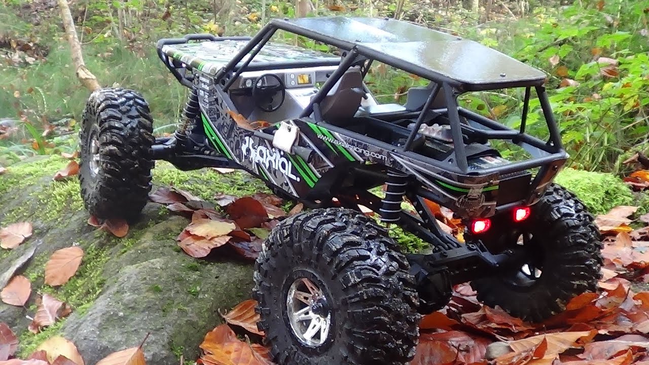 RC Axial Wraith: Muddy Forest - YouTube