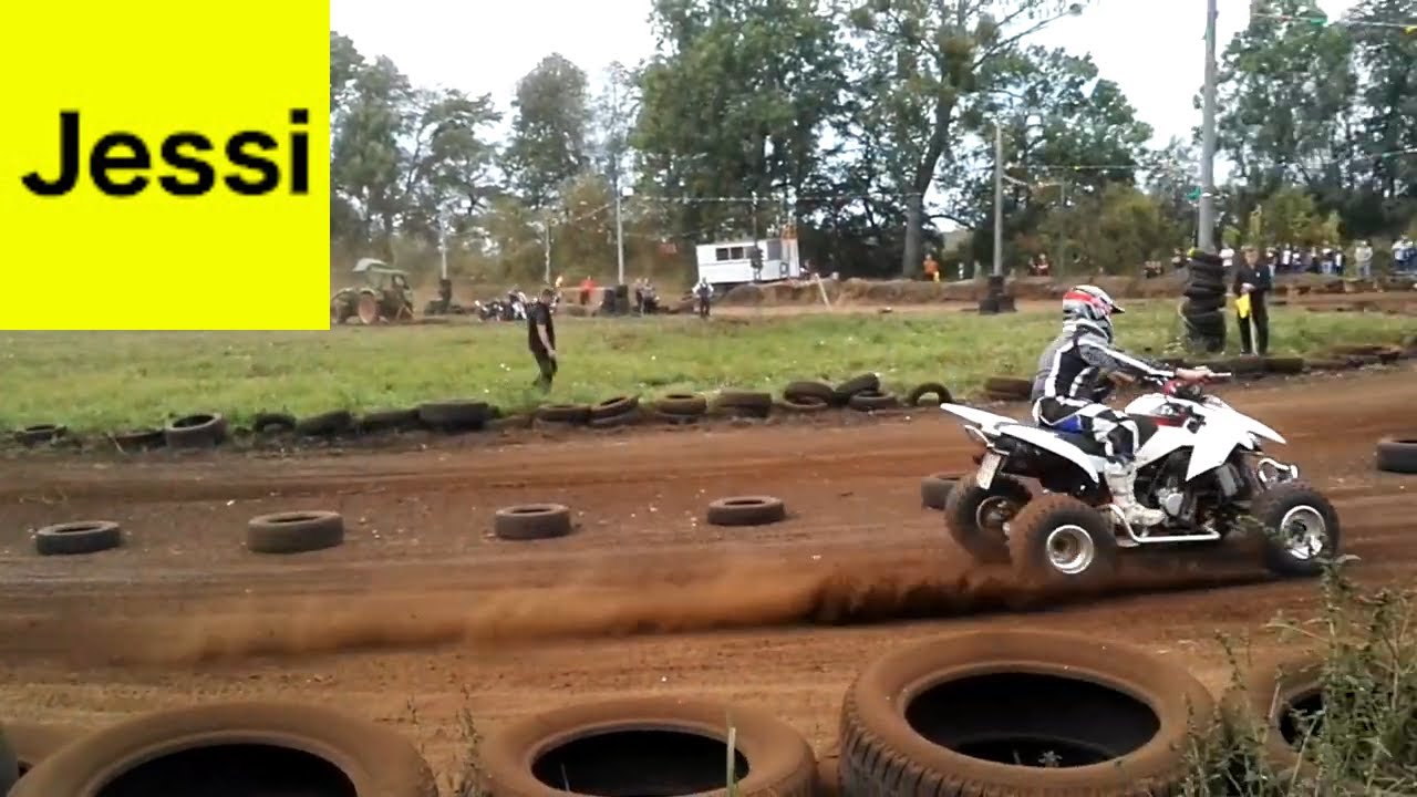 QUAD race on the dirt track - YouTube