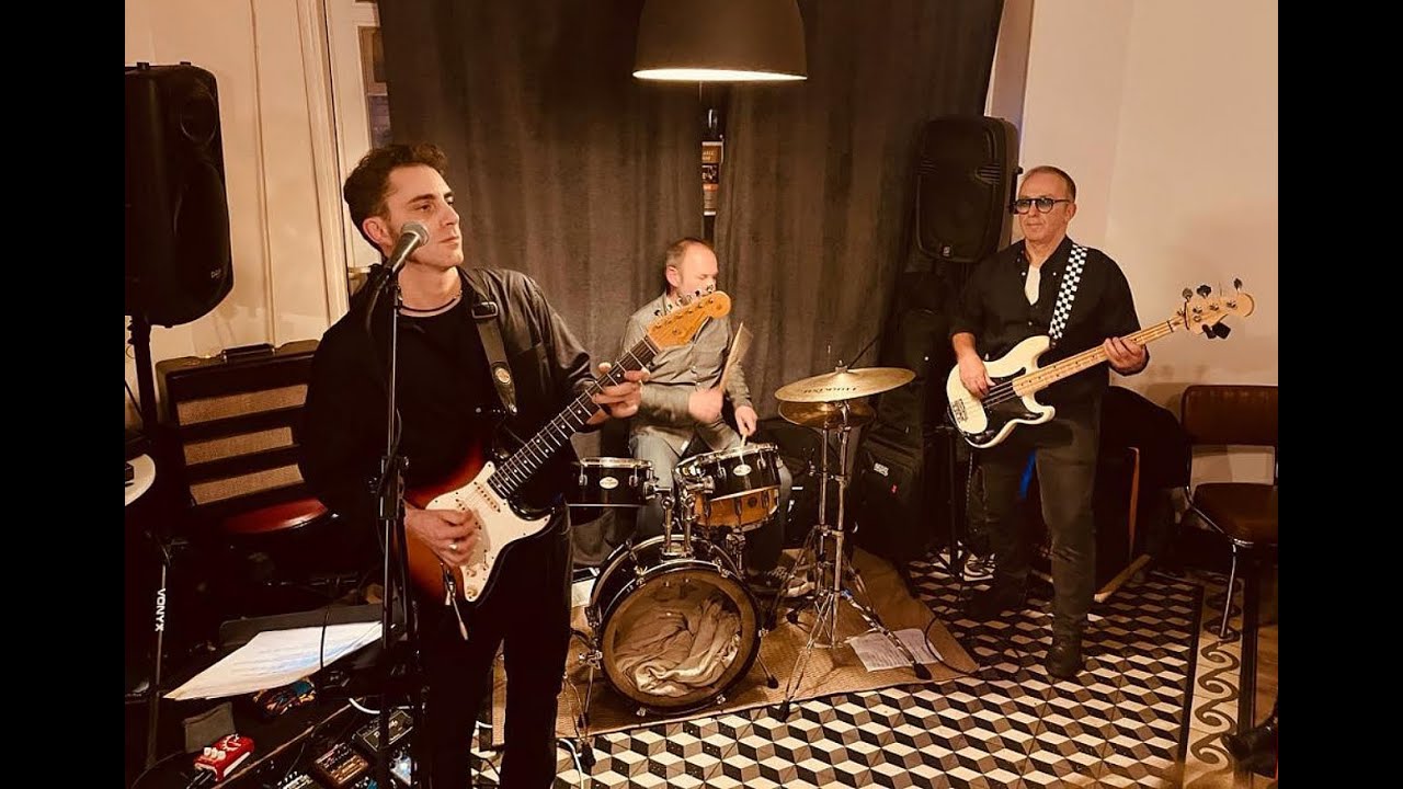 Simon Clarke Blues Band — Live in Vitry - YouTube