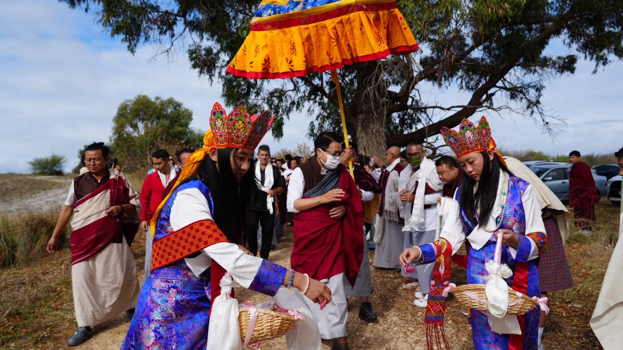 His Holiness Garab Rinpoche Ceremonial Procession at Western Australia ...
