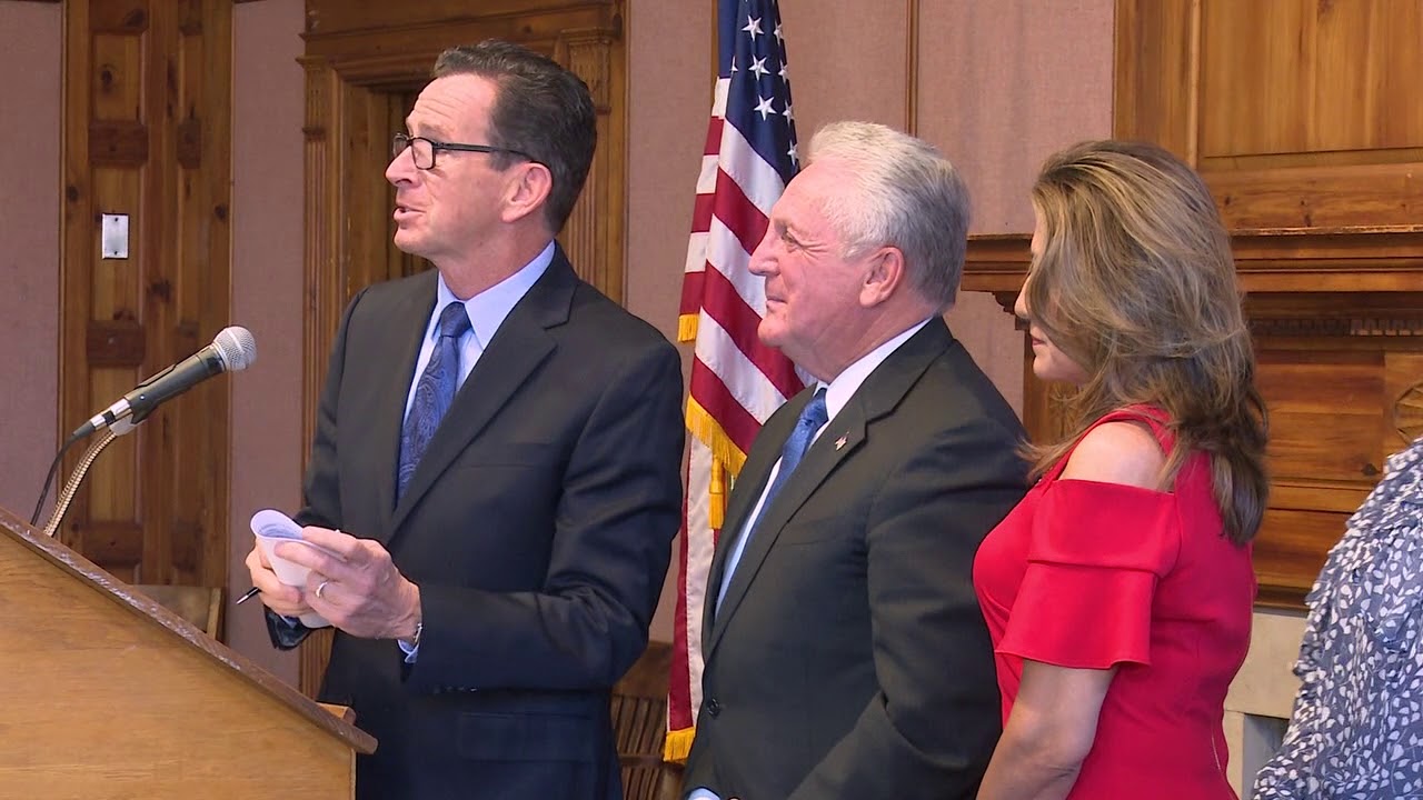 Swearing-in of Mayor Harry Rilling and Town Clerk Rick McQuaid - YouTube