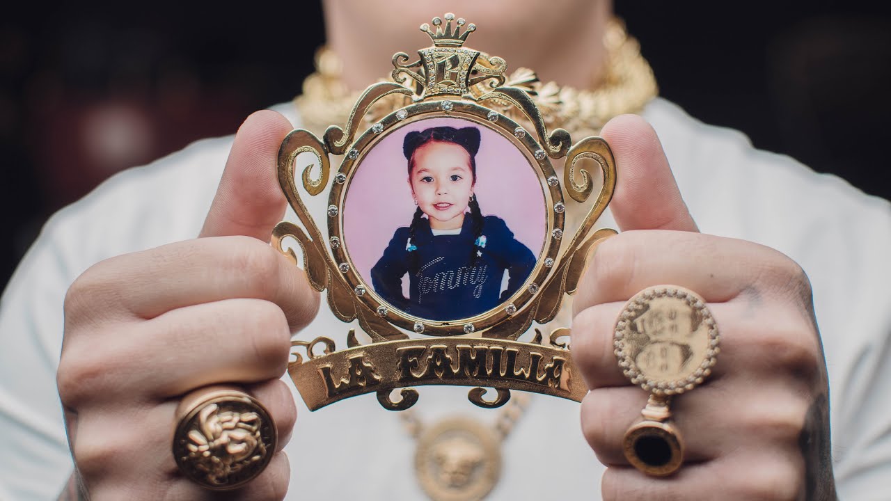 Bayron Fire - Salgo (Video Oficial) - YouTube