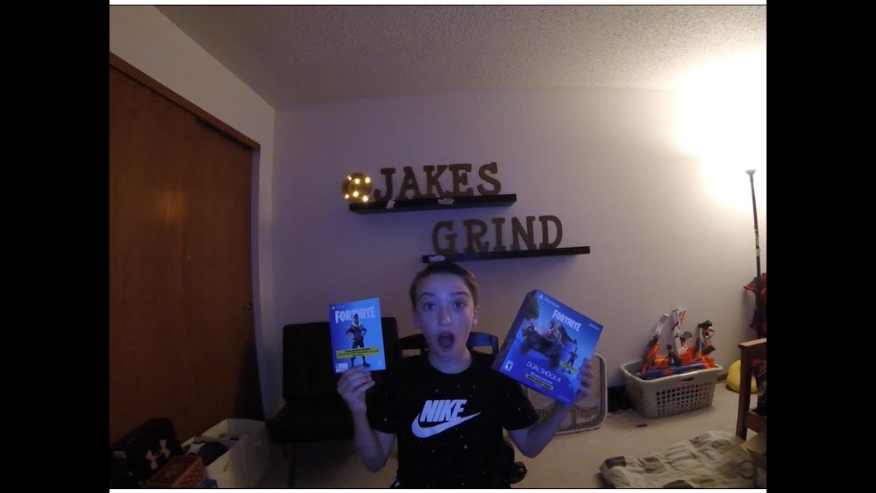 Royal Bomber PS4 DUALSHOCK 4 Controller Bundle! + ( In Game Win With ...