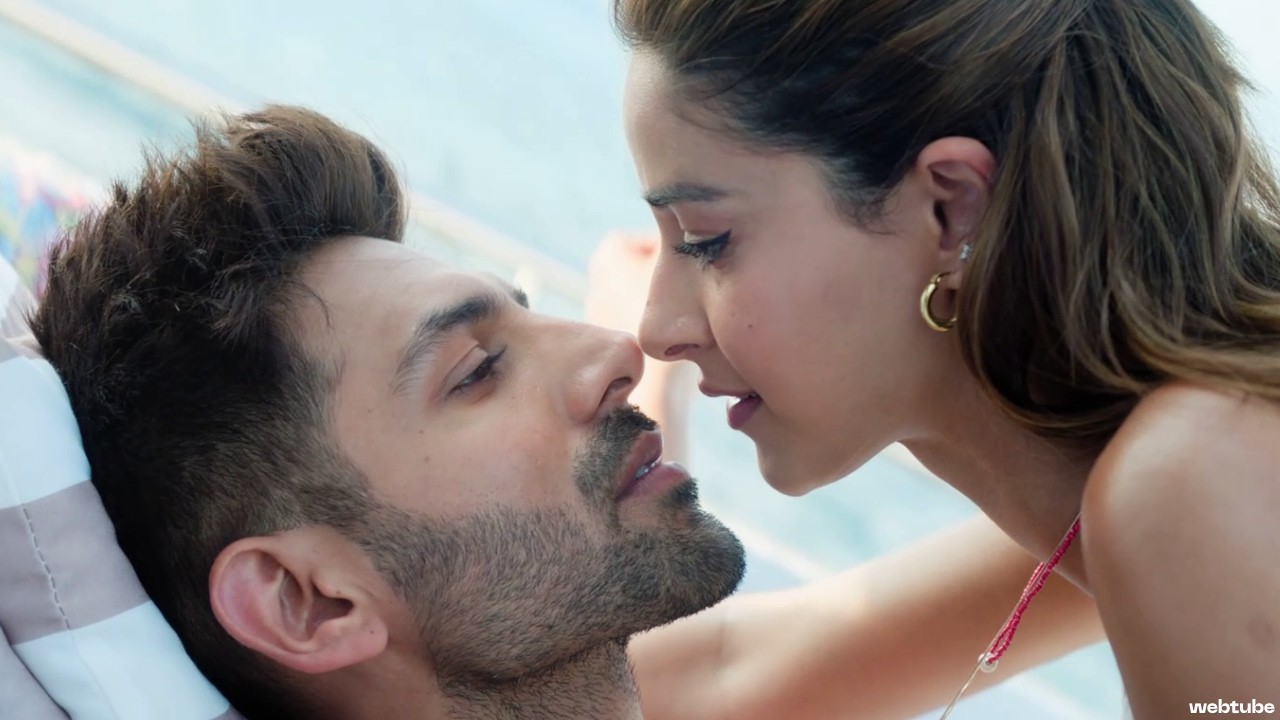 Tu Meri Main Tera Main Tera Tu Meri Hot Scenes Timing | REVIEW | Ananya ...
