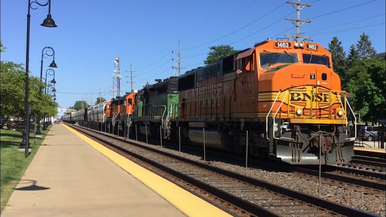 Railfaning In Downers Grove Illinois (FT: Metra 211 and BNSF 1463 And BN 1922!!) - YouTube