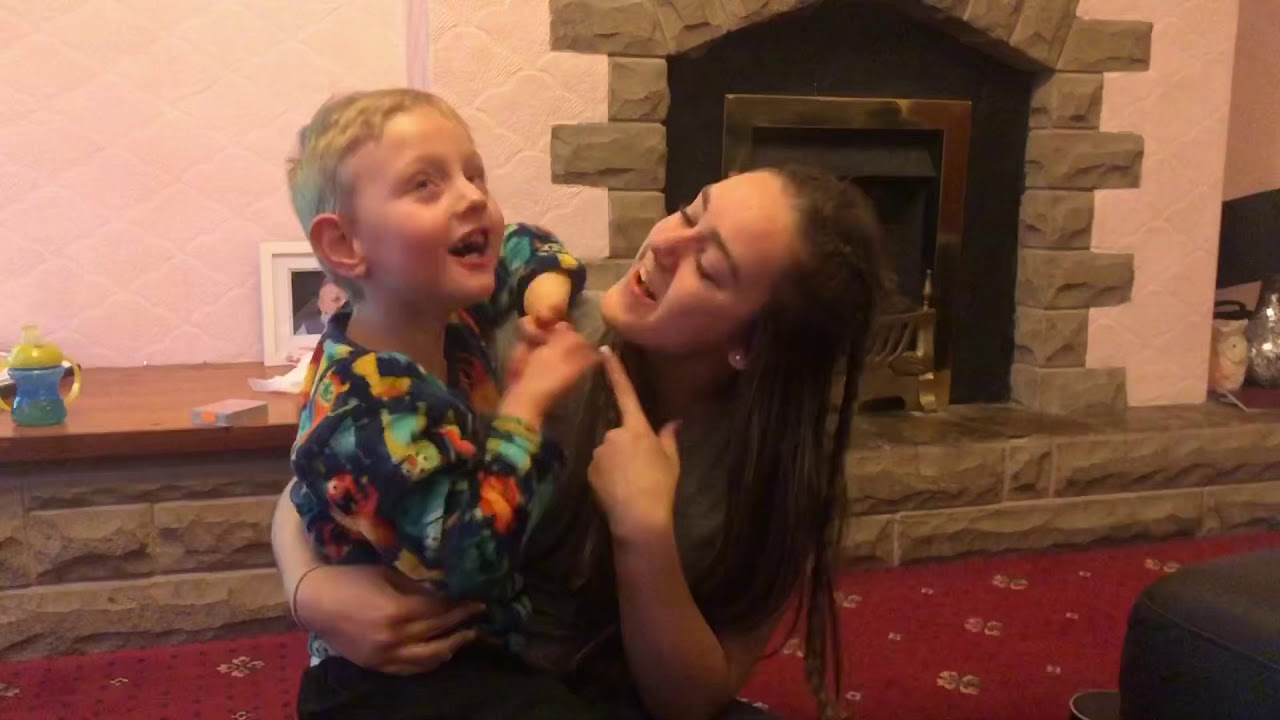 Sign along with us - Best / Best friends - makaton - Jade and Christian ...