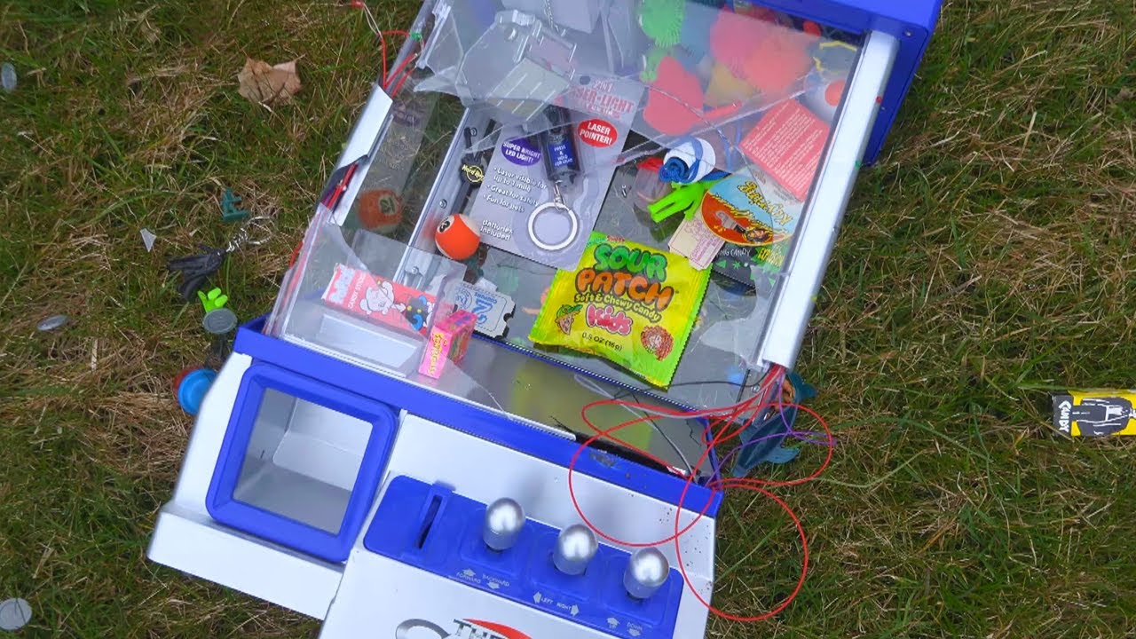 I smashed a claw machine!! *gone wrong* - YouTube