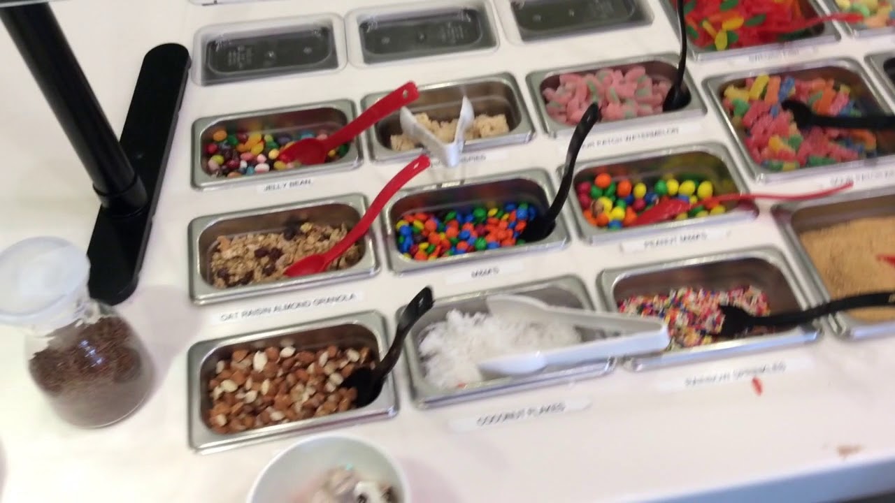 Yogi Castle Frozen Yogurt - YouTube