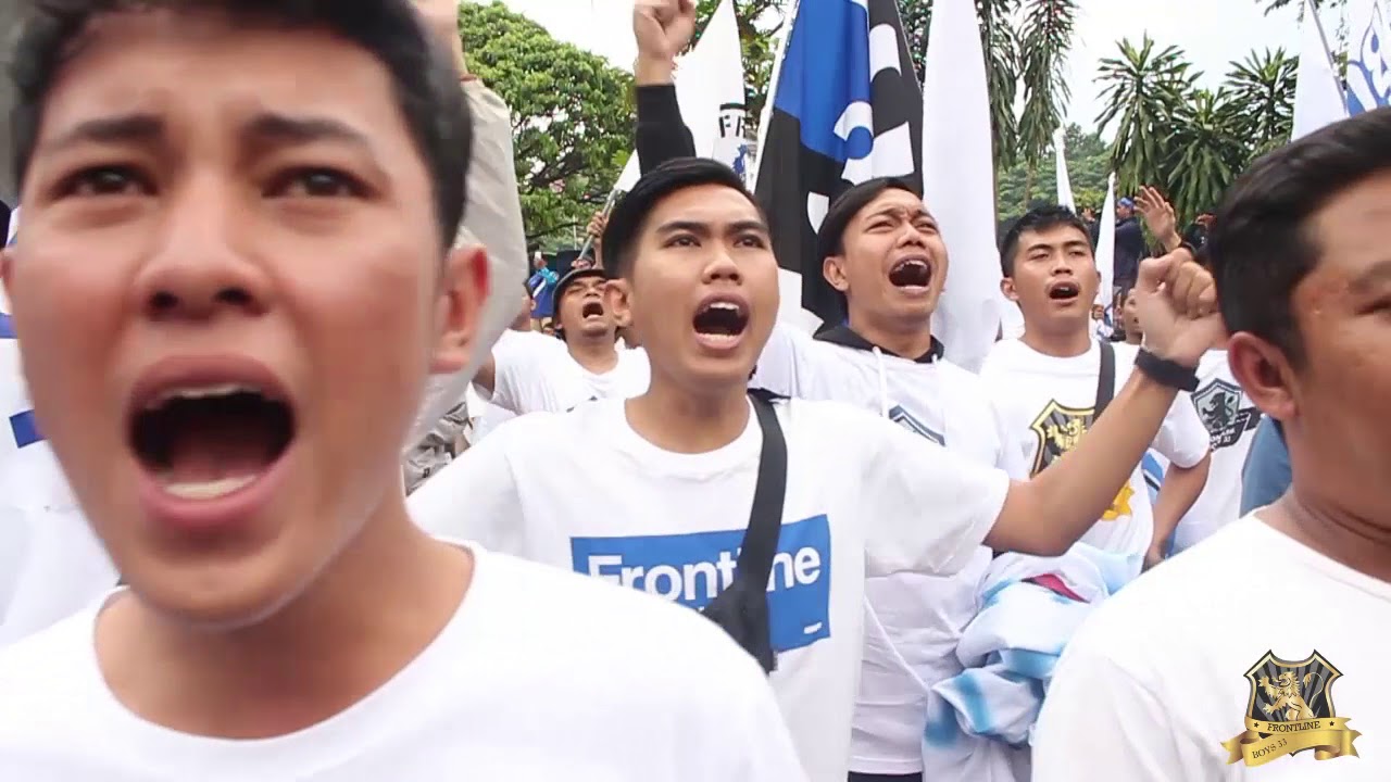 Frontline Boys - Aksi Bobotoh Menuntut Manajemen Persib 2017 - YouTube