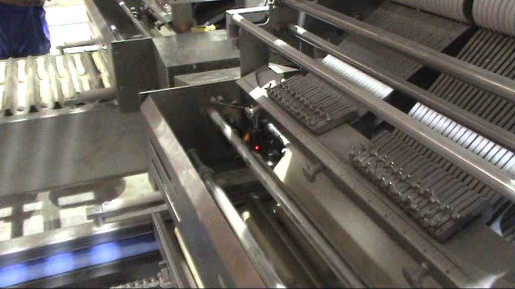 Sheeted bread lines 4x2x800 DVD - YouTube