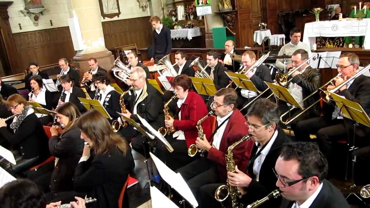 NEW BAND LOOK DE DANIEL BURON - YouTube