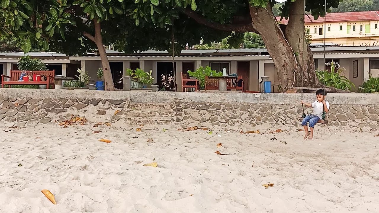 Merak beach hotel... - YouTube