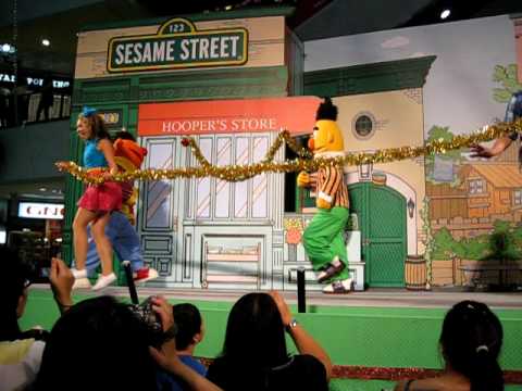 Sesame Street - Bert & Ernie (Dancing) - YouTube