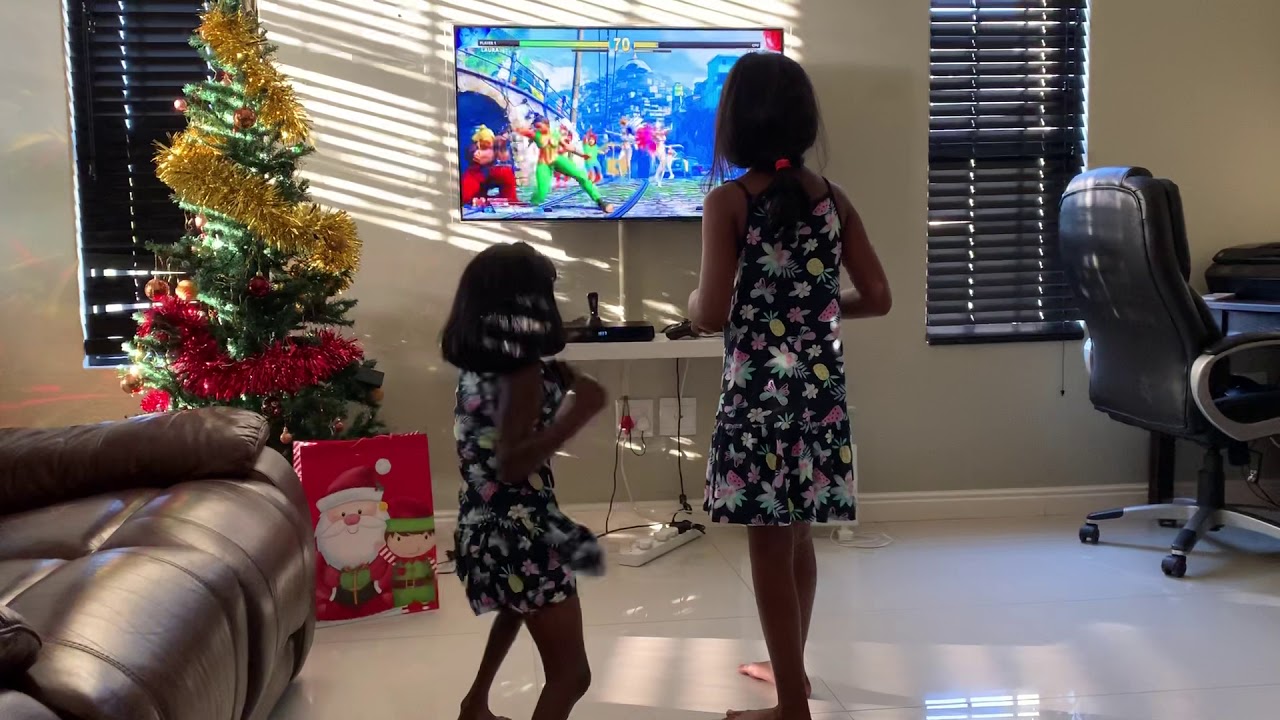 Kids playing ps4 - YouTube