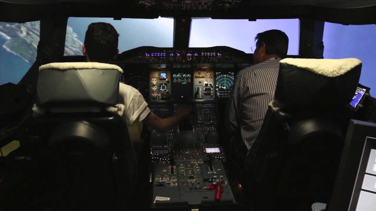 Scottish pilot Tom Hall meets his hero - YouTube