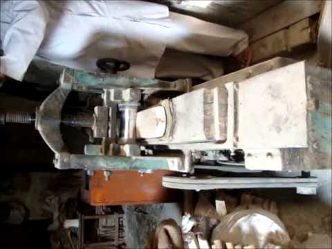 Cricket Bat Pressing Machine - YouTube