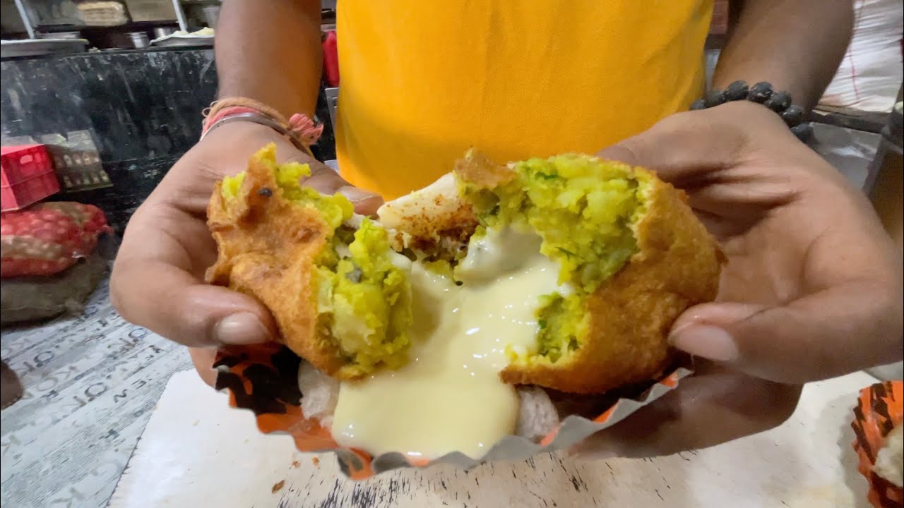 Mumbai's Trending Cheese Burst Vadapav | Indian Street Food - YouTube