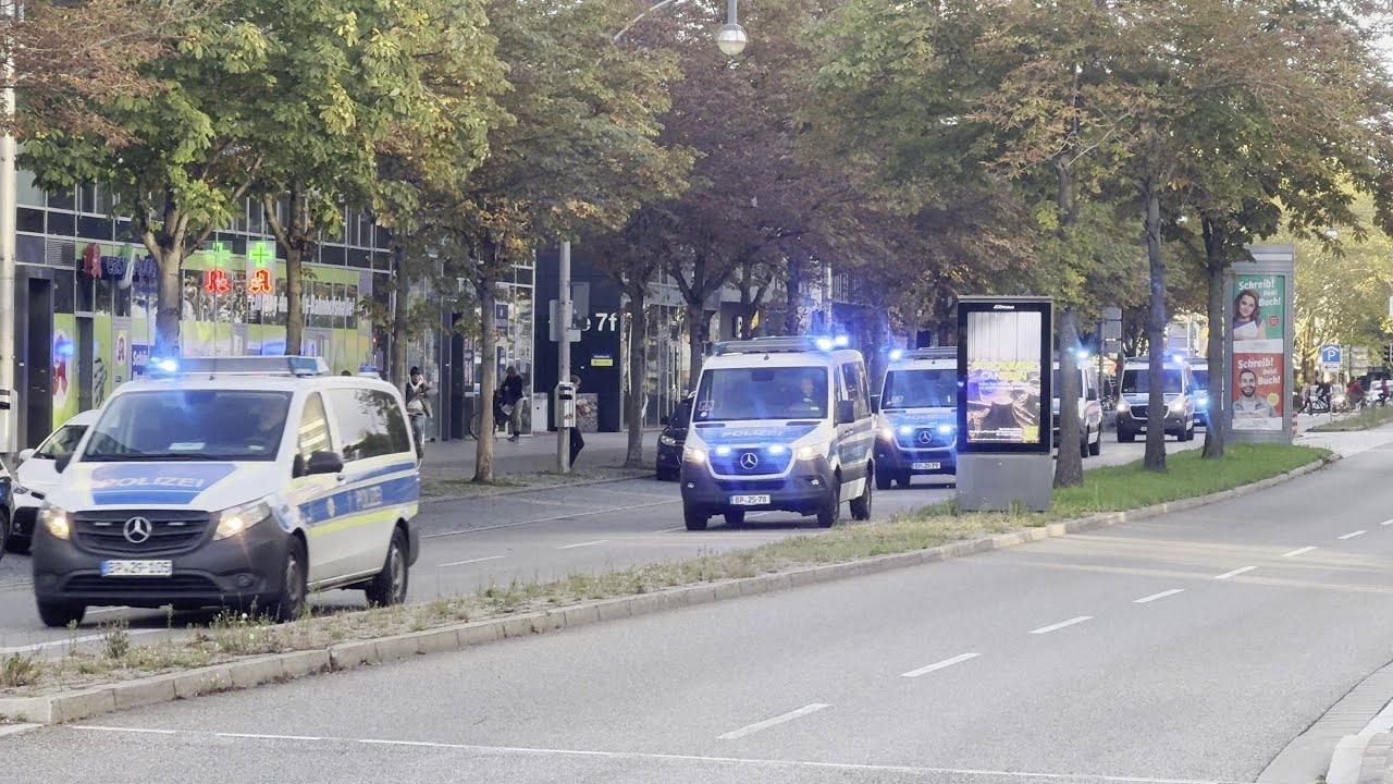 Bundespolizei Kollone in Freiburg - YouTube
