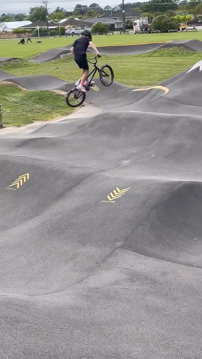 Crazy Bmx clips #youtubeshorts #bmx #whip #mtb #clips #bikelife #likeandsubscribe - YouTube