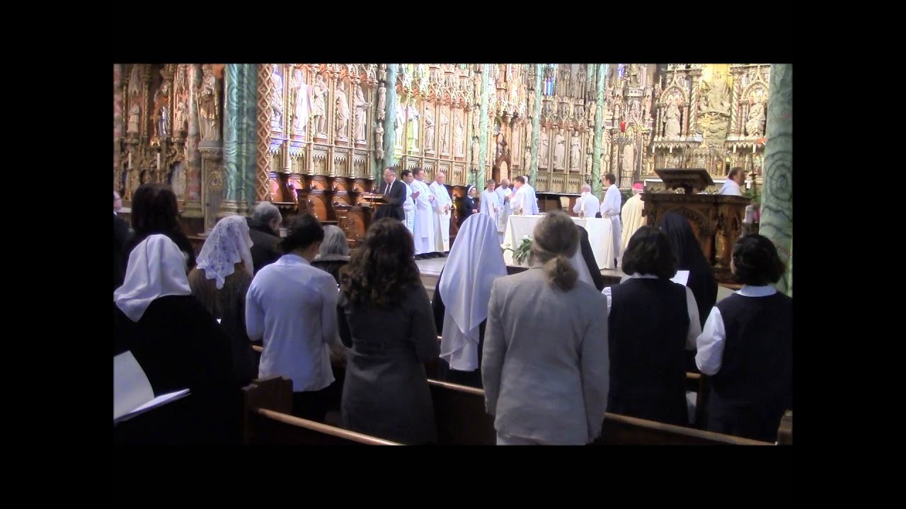 Entrance procession and welcome - YouTube