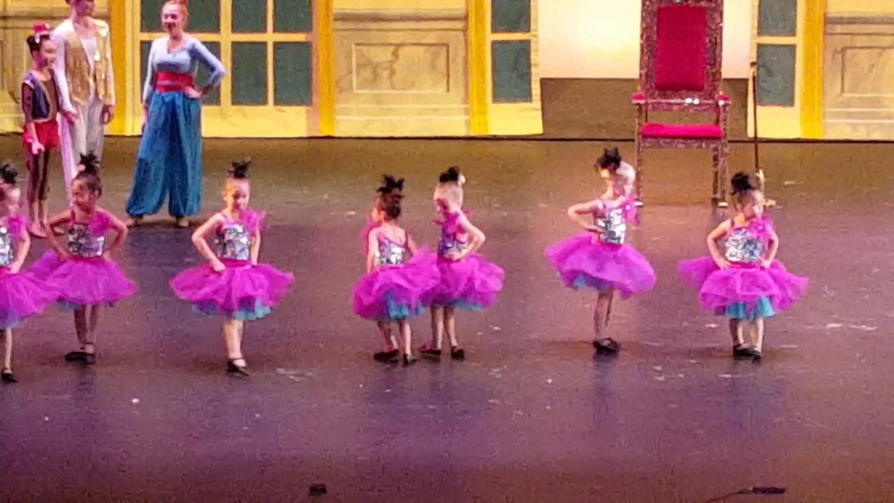 Aladdin "Peacocks" - YouTube