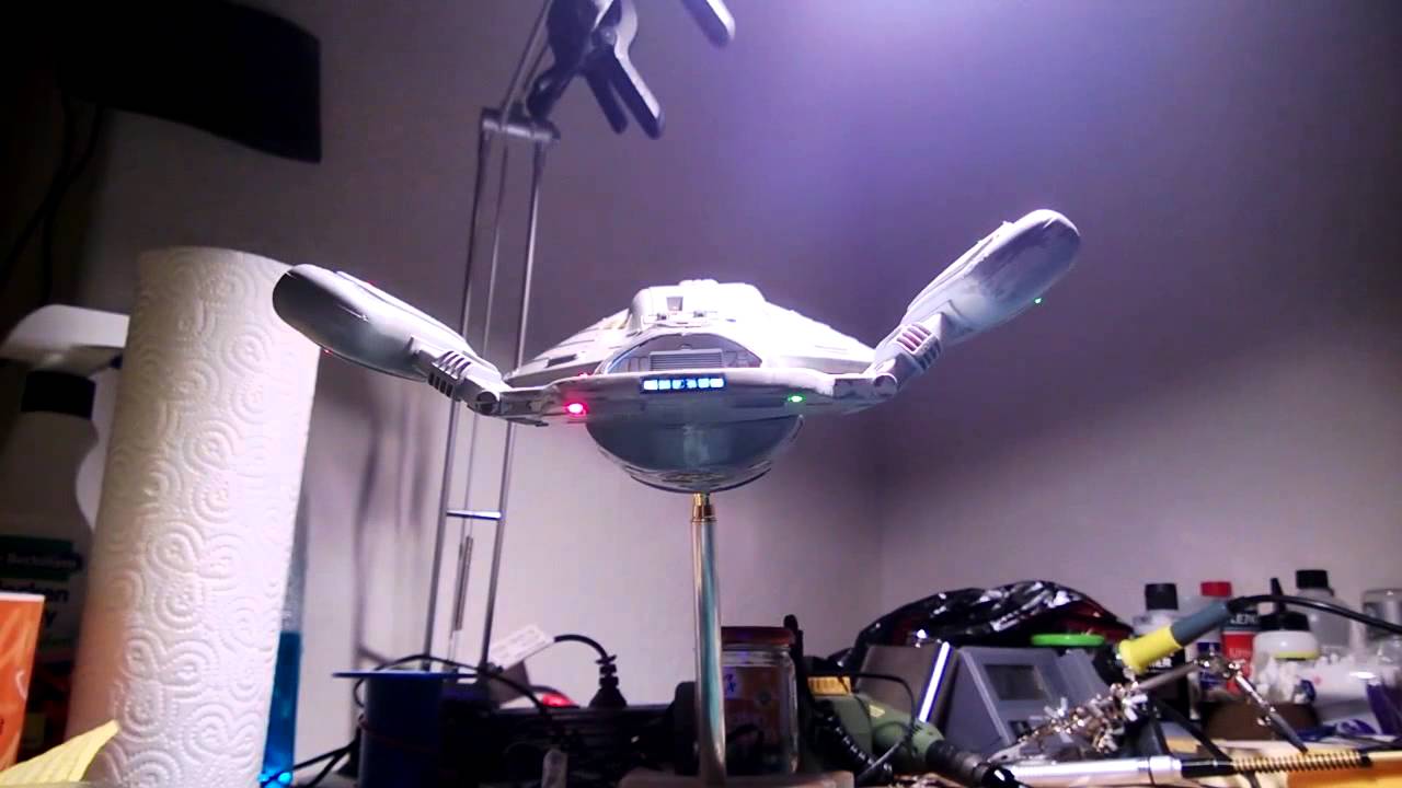 USS Voyager motorized warp nacelles - Final stage - YouTube