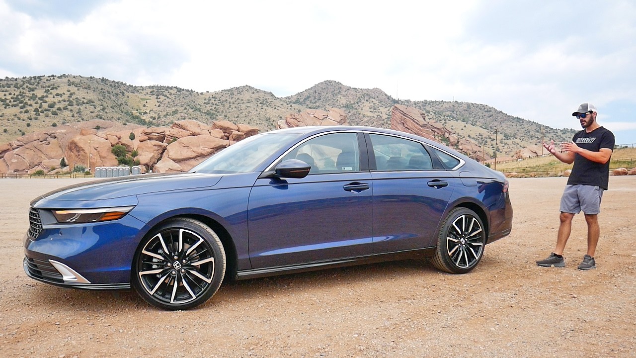The 2025 Honda Accord is an elegant sedan with one big flaw - YouTube