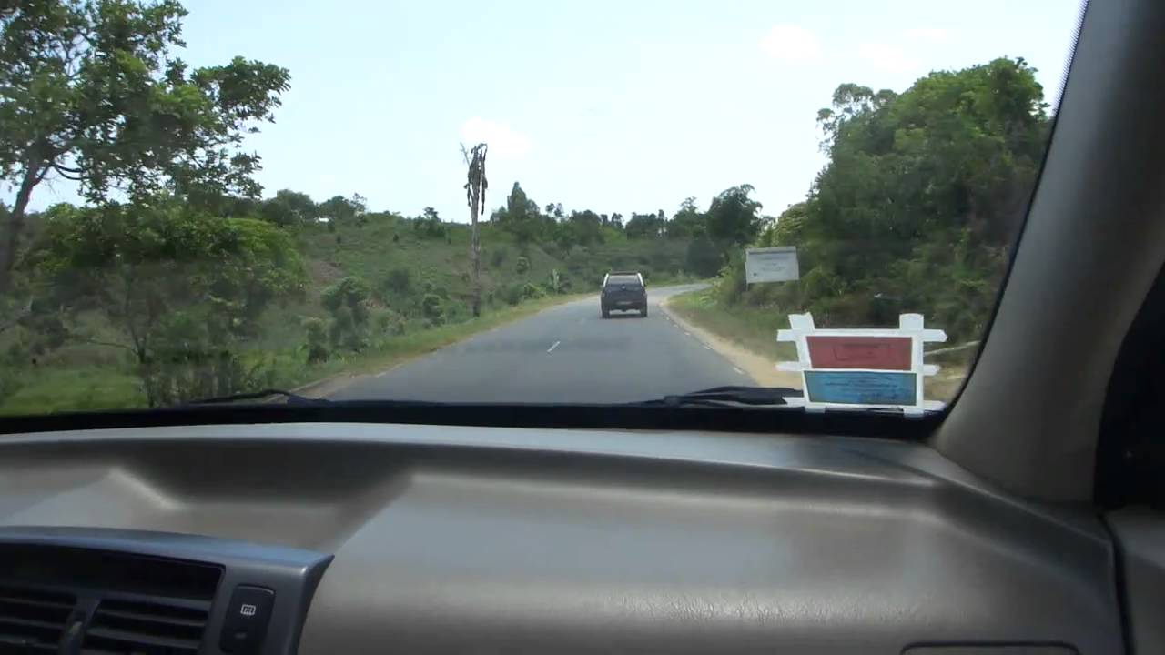 Driving in Madagascar. - YouTube