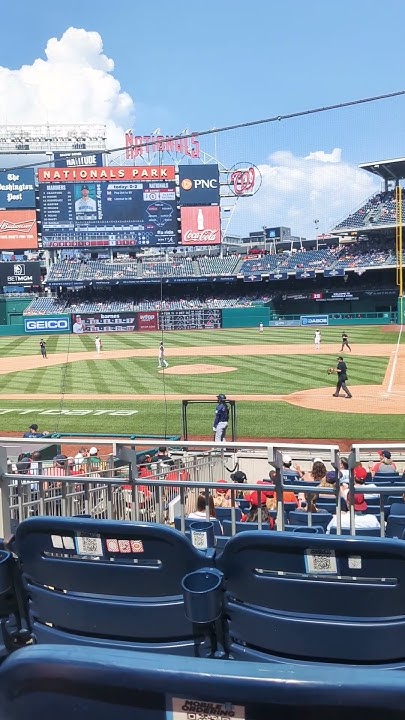 my first ever baseball game - YouTube