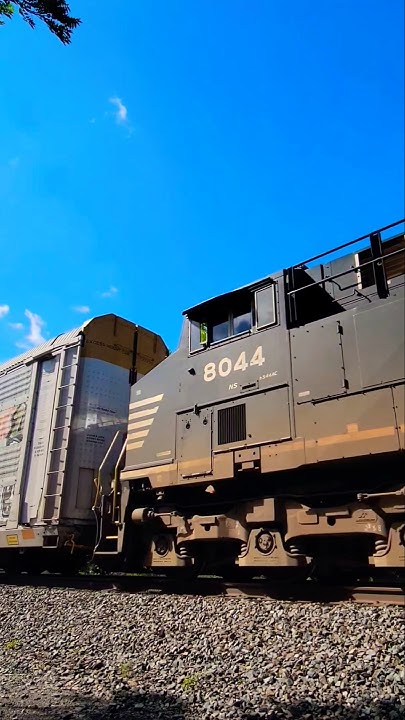 Mid-DPU 8044 NS Locomotive - YouTube